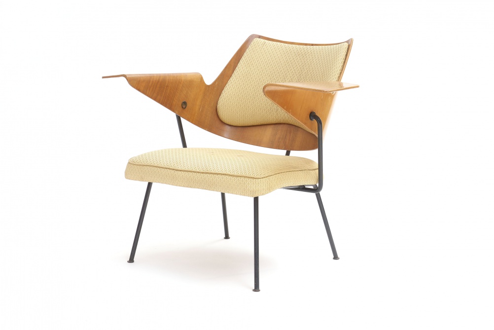 Robin Day’s designs in wood celebrated at the V&A with “a forest ...