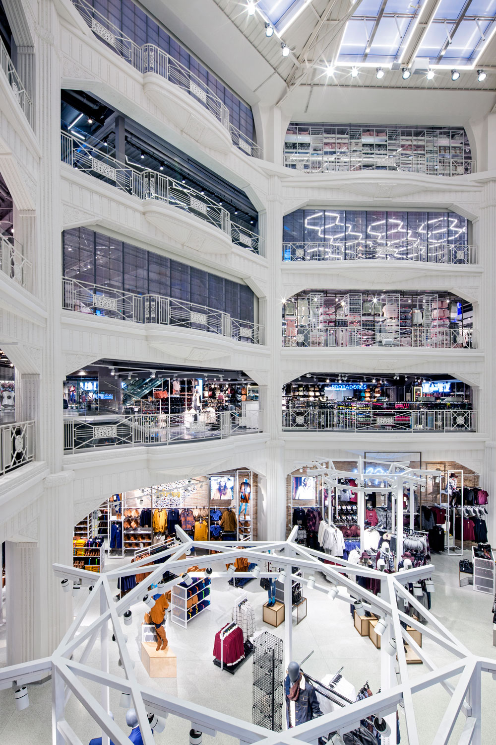 New Primark flagship store includes 11 LED screens - Design Week