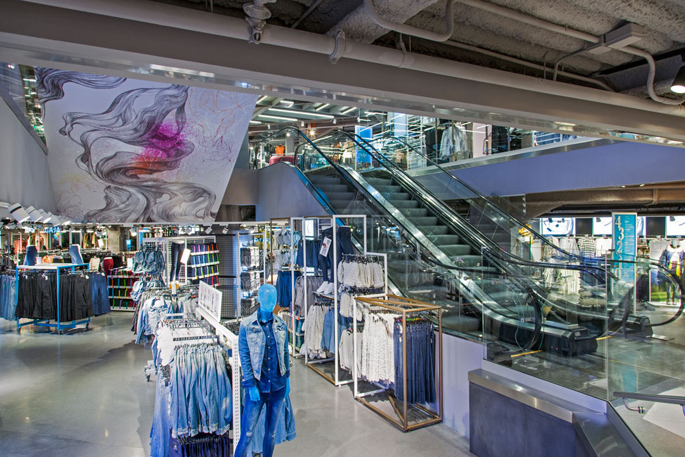 New Primark flagship store includes 11 LED screens - Design Week