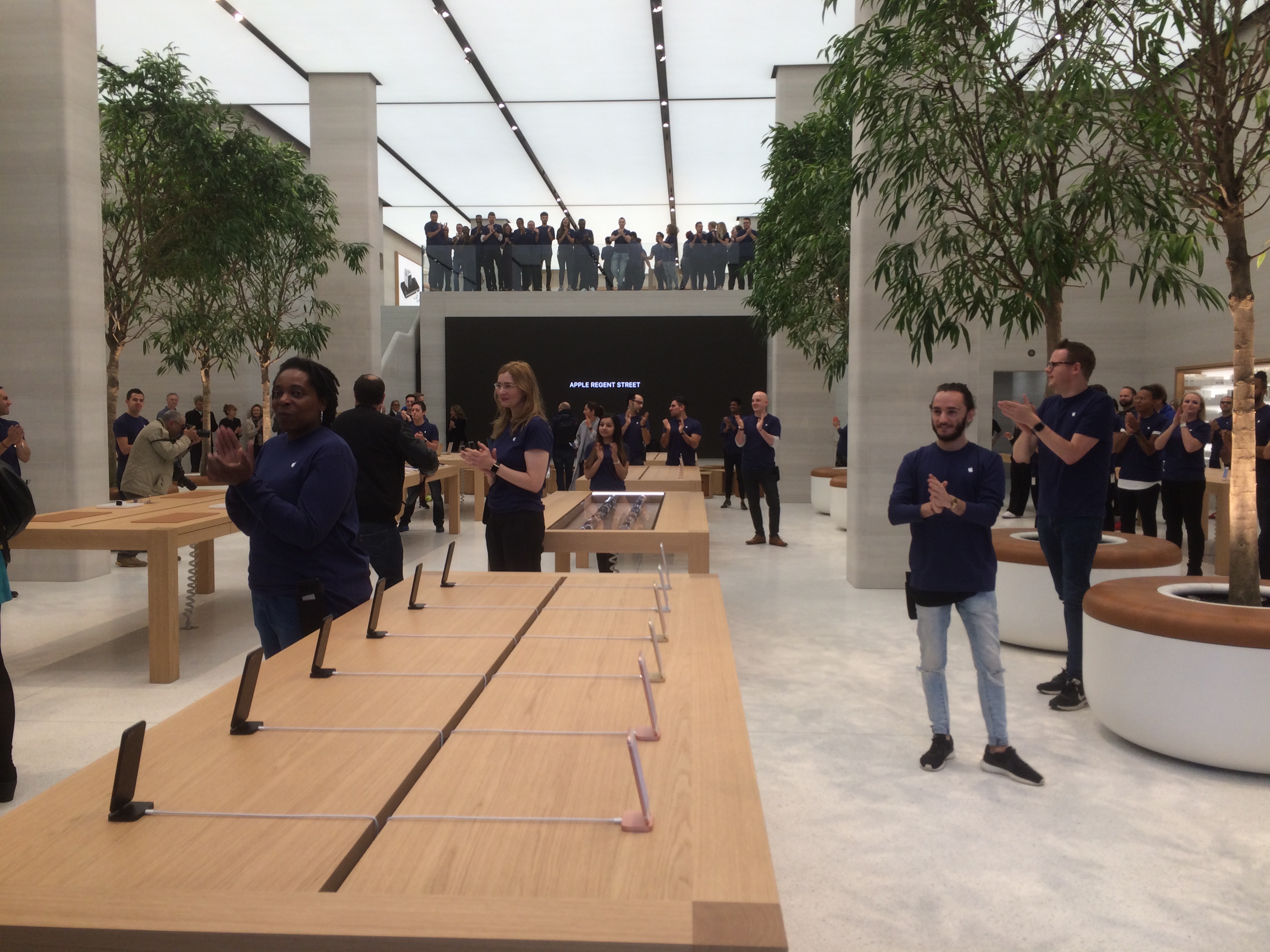 Apple reveals redesigned flagship London store - Design Week