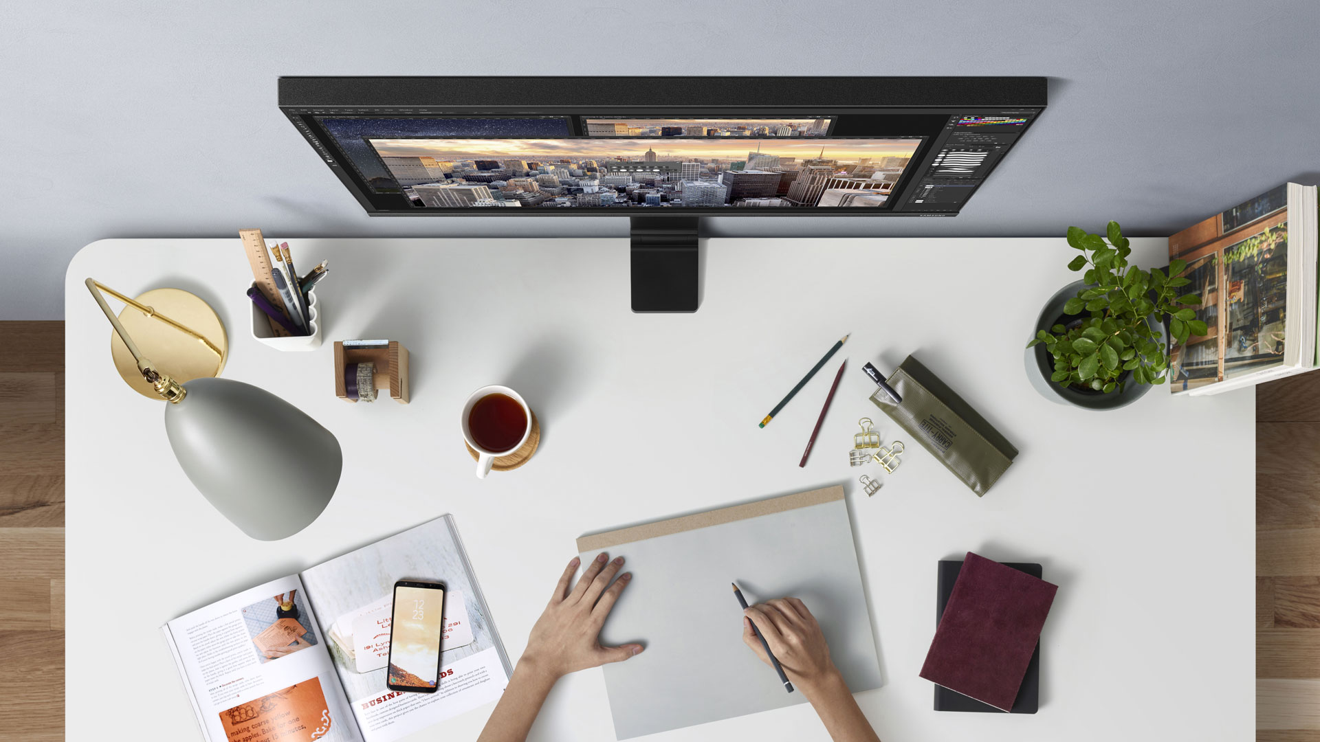 Samsung launches space saving monitor - Design Week